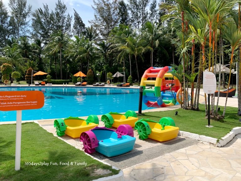 HARRIS Resort Waterfront Batam–Fun resort hotel with lots to do for the ...