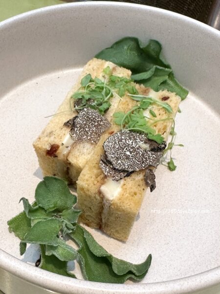 Review of Festive Afternoon Tea at Colony, Ritz Carlton Millenia ...