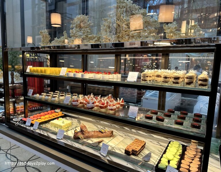 Review of Festive Afternoon Tea at Colony, Ritz Carlton Millenia ...