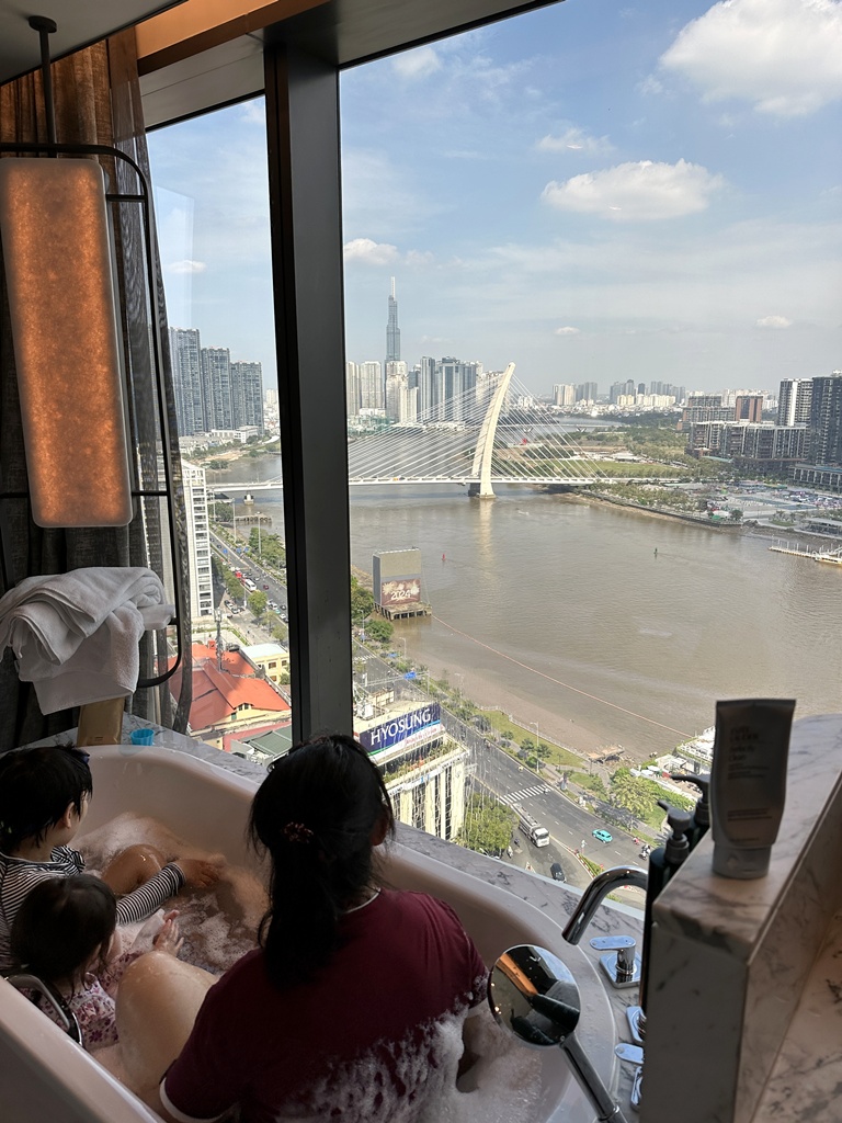 Hilton Saigon – King Premium Corner River view room (5) – 365days2play ...