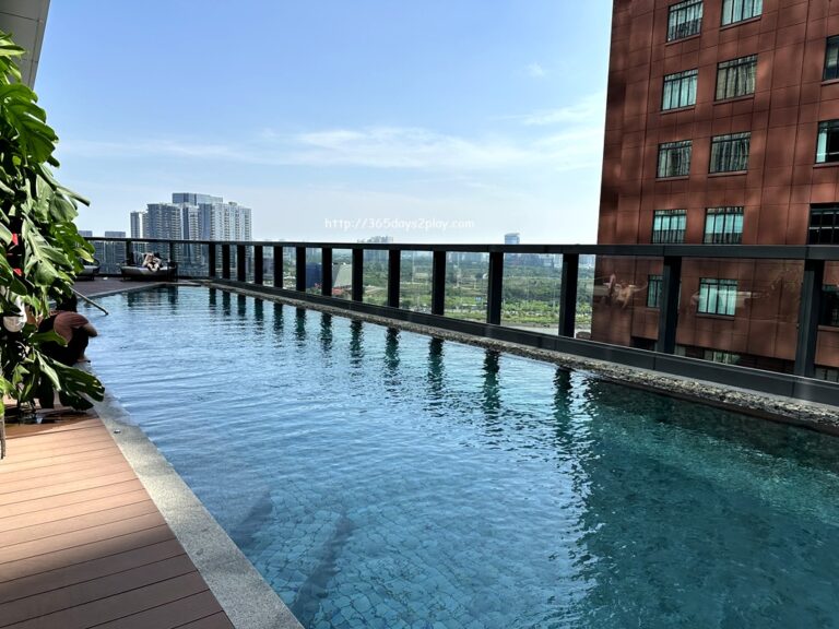 Hilton Saigon Review – Amazing views of the Saigon River ...